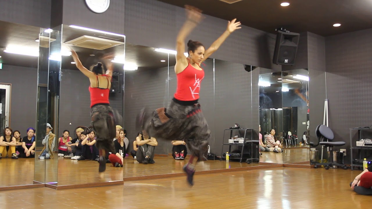 Princess Lockeroo Waacking @MYSTER studio - YouTube