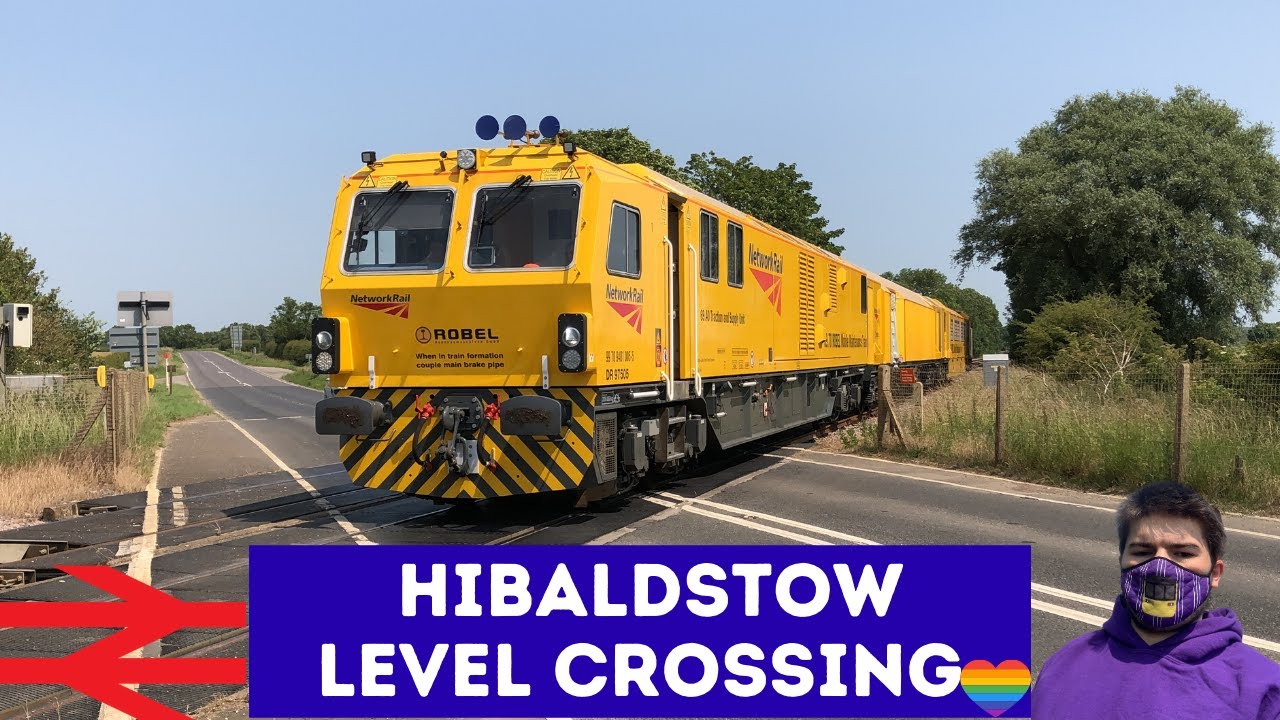 Hibaldstow Level Crossing (24/06/2020) - YouTube