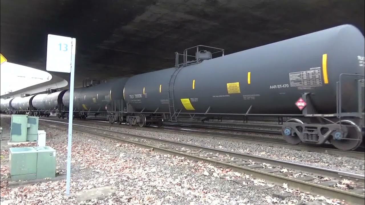 (Northbound) DPU slowly pulls an Oil Train pass 21ST Street. - YouTube