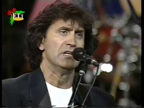 Γ ΝΤΑΛΑΡΑΣ ΒΡΕΧΕΙ ΣΤΗΝ ΦΤΩΧΟΓΕΙΤΟΝΙΑ (Romanian subtitles) - YouTube