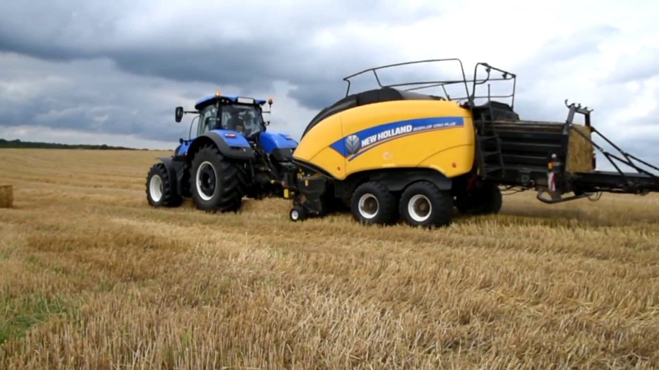 New Holland T7HD STRAW balling - YouTube