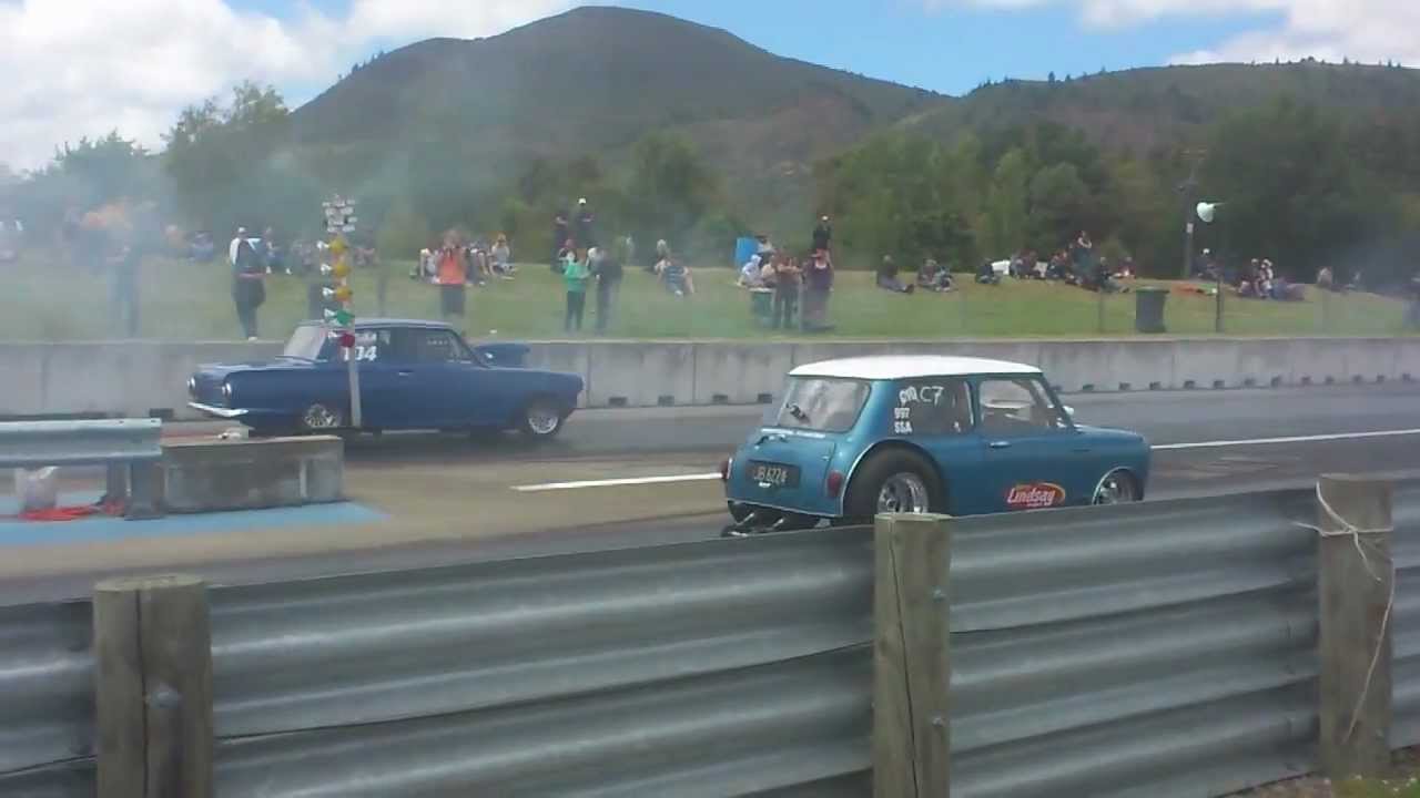 Drag Racing in Taupo New Zealand - YouTube