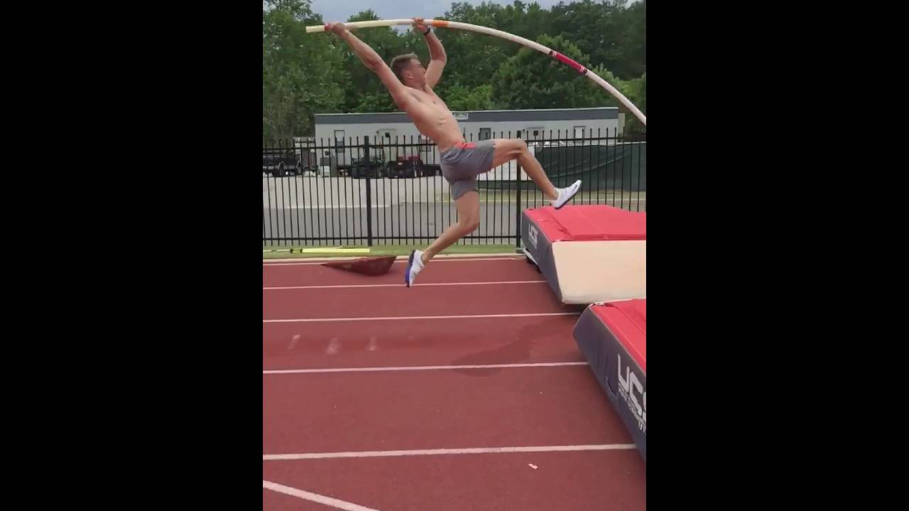 Tray Oates pole vault 5.20m - YouTube