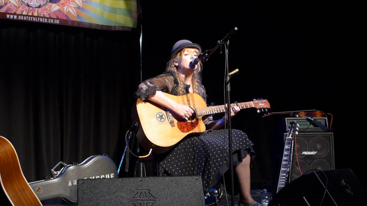 Anne McCue 03 Springcleaning in the Wintertime - YouTube