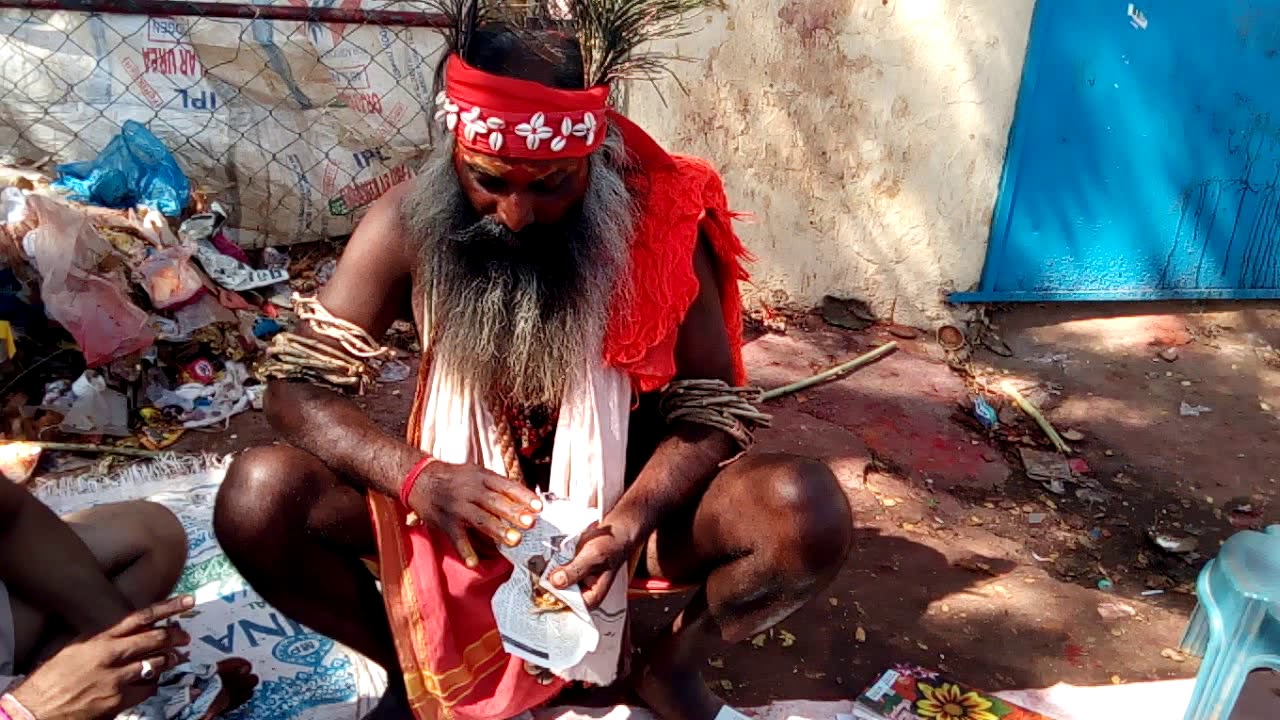 Predictioner Koya Dora at Medaram - YouTube