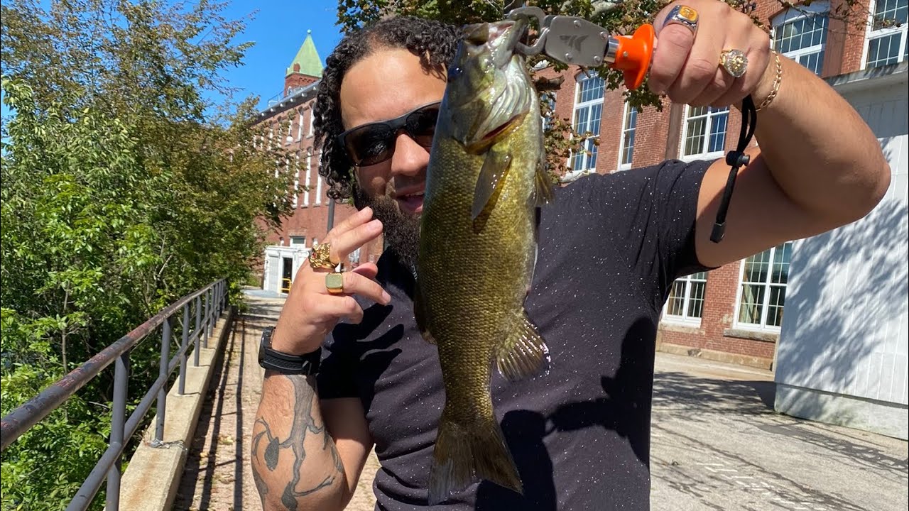 Casual day fishing on the Merrimack river - YouTube