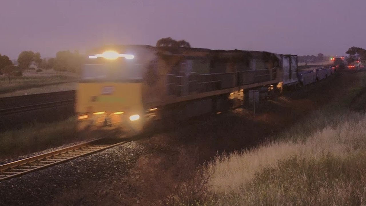 QRNational Container Train to Melbourne - PoathTV Freight Trains and ...