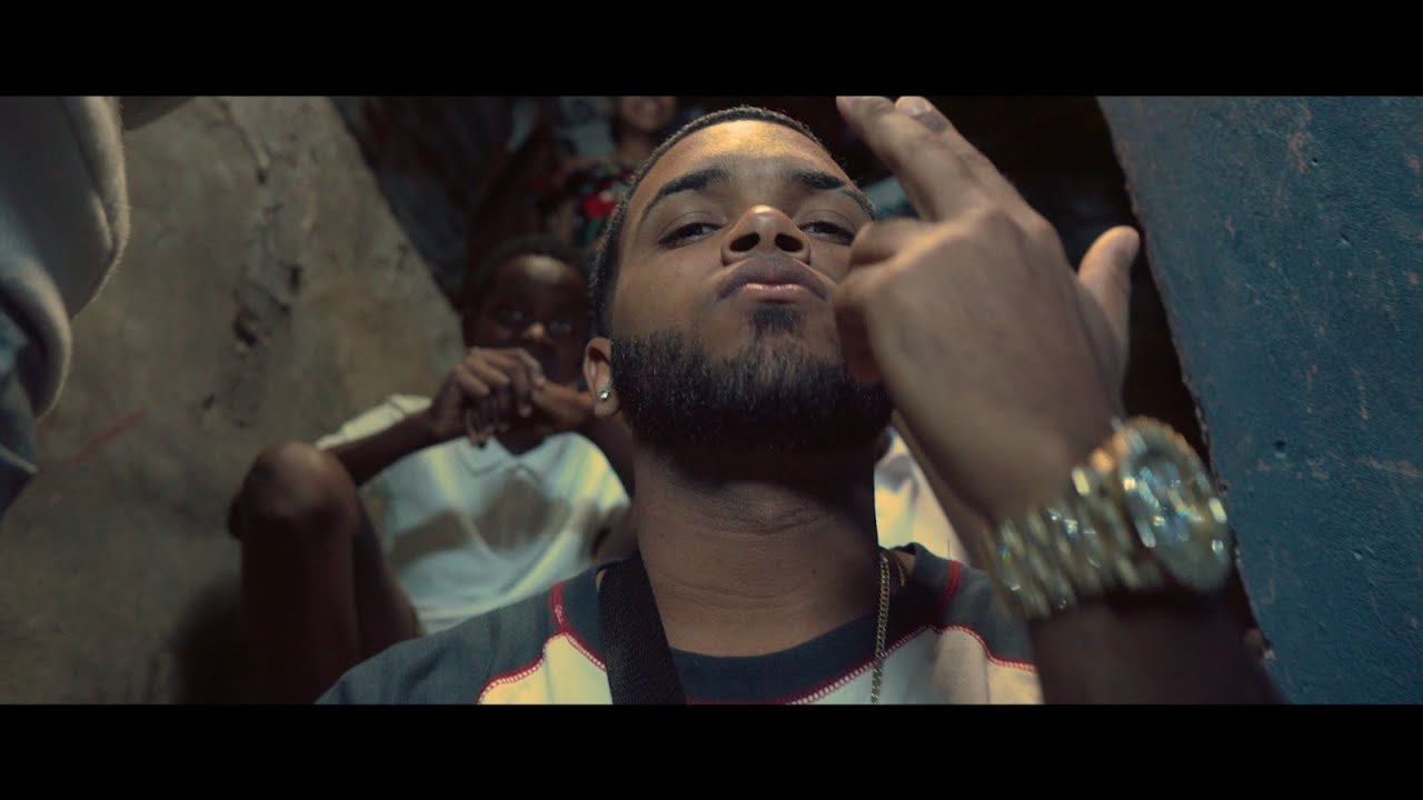 Omar Flow - Contento Me Siento (Video Oficial) - YouTube