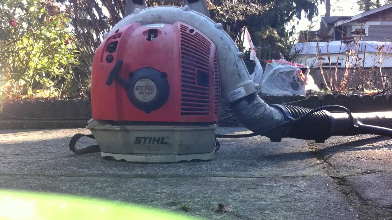 Stihl br550 backpack blower engine running - YouTube