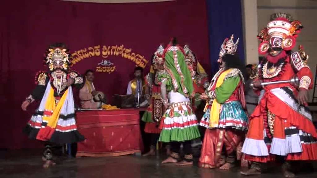 D.Manohar kumar as Kaurava .In Gadayudda...Ninnaya baluhenu... - YouTube