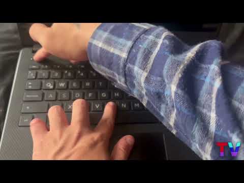 (SOLUCIÓN) MI LAPTOP ENCIENDE PERO LA PANTALLA SE QUEDA NEGRA! - portátil se inicia pero no muestra