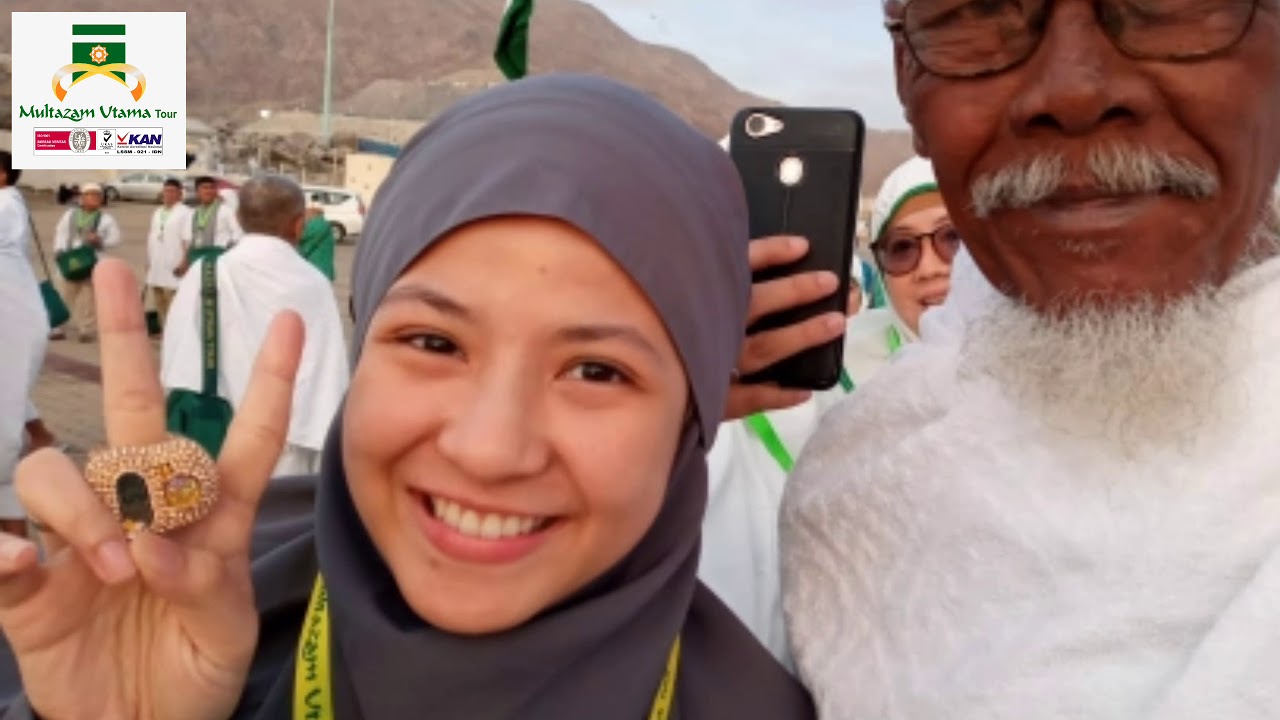 Jama'ah umroh Multazam utama tour - YouTube