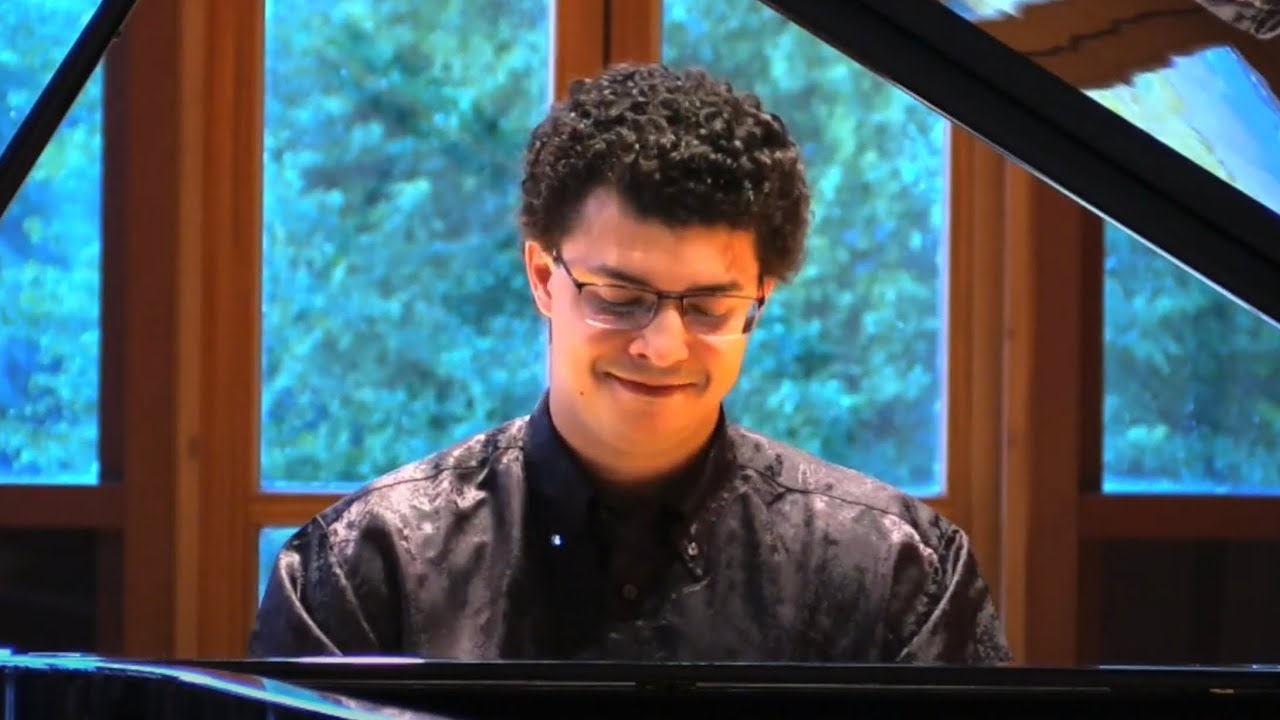 La Valse - M. Ravel. Leo de María - YouTube