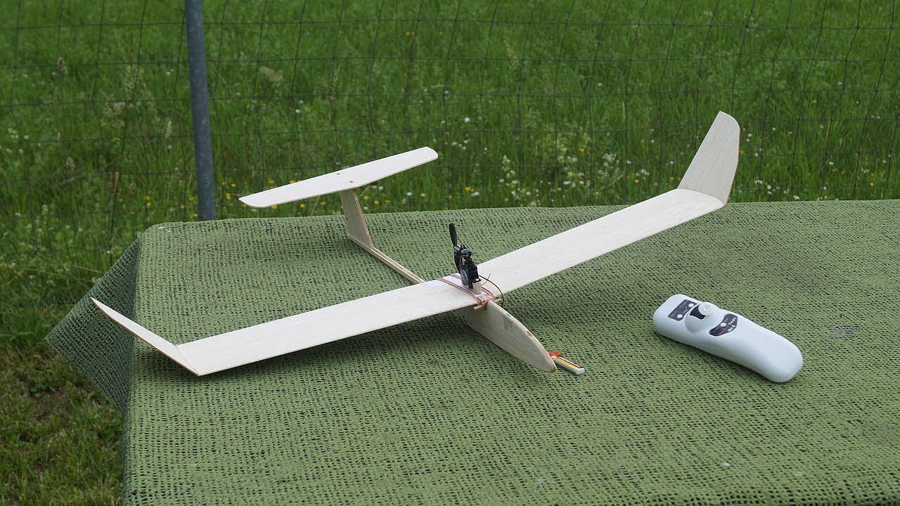 Graupner "Der mini UHU Vector", FMSC Sontra - YouTube