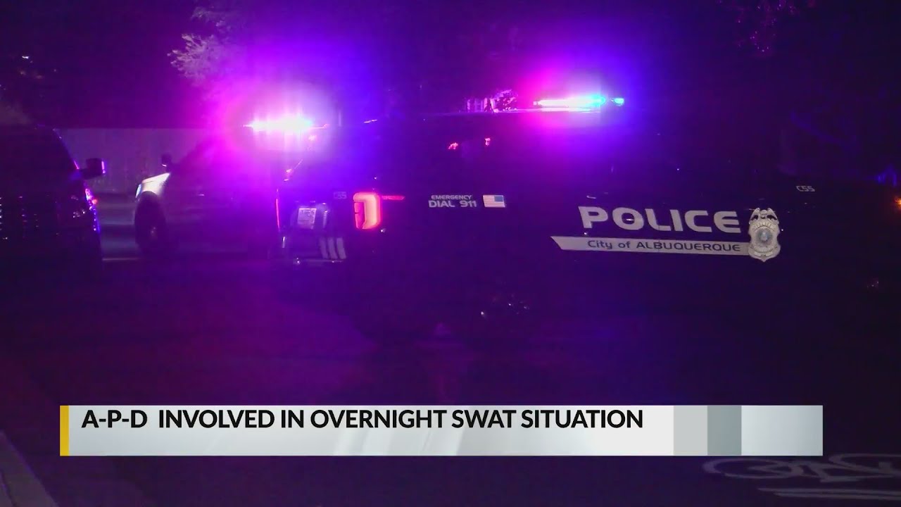 Albuquerque police involved in overnight SWAT situation - YouTube