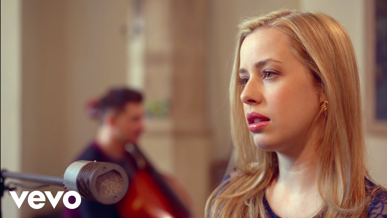 Alice Pisano - Stay (Live at St Luke's, London 2019) - YouTube