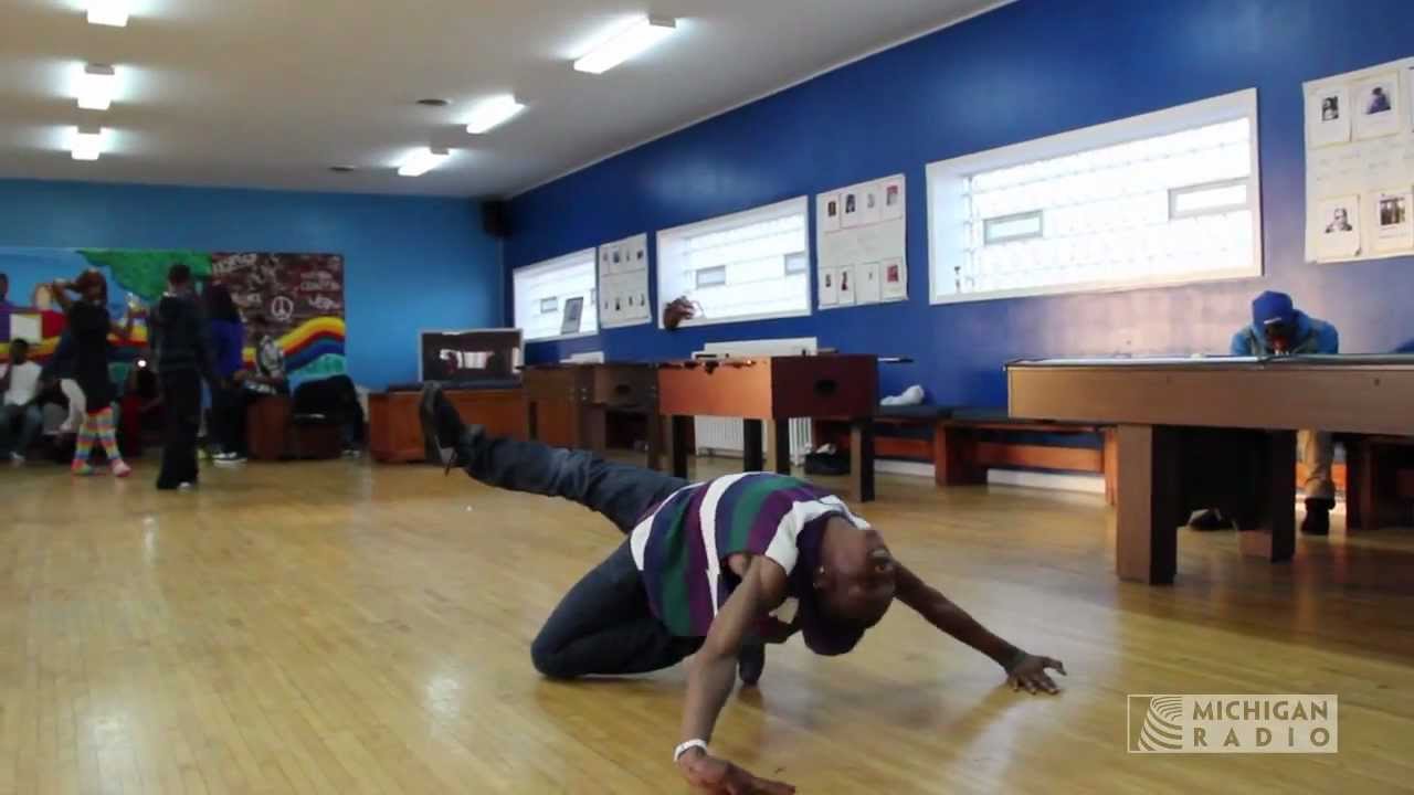 Vogue dancing - YouTube