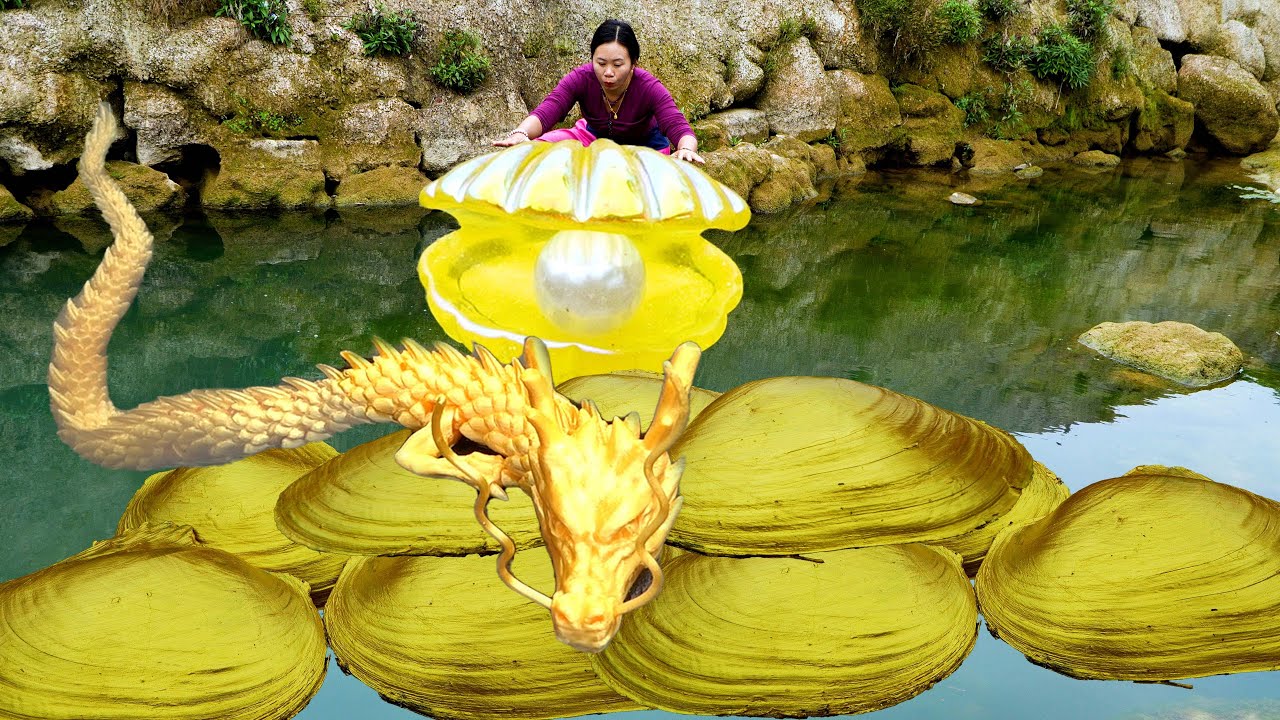 😱😱The girl discovered a giant golden clam filled with enchanting pearls ...