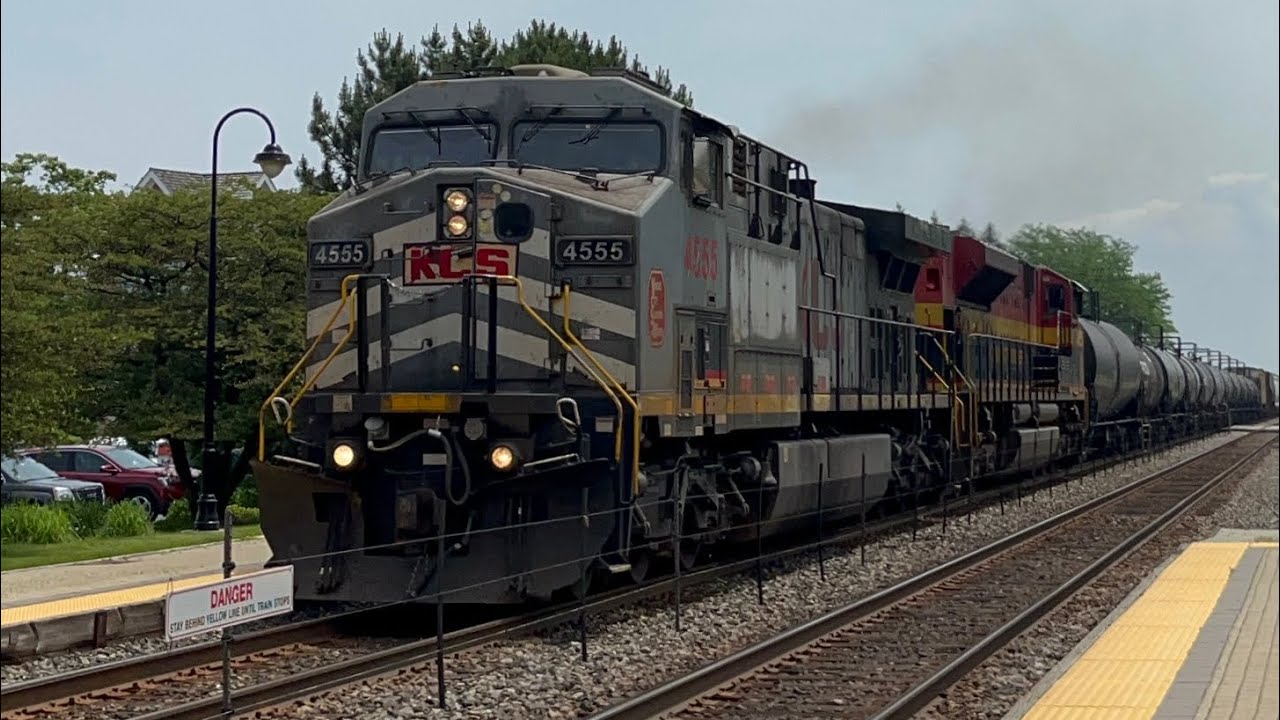 KCSM 4555 north | Lake Forest, IL | 6/4/24 - YouTube