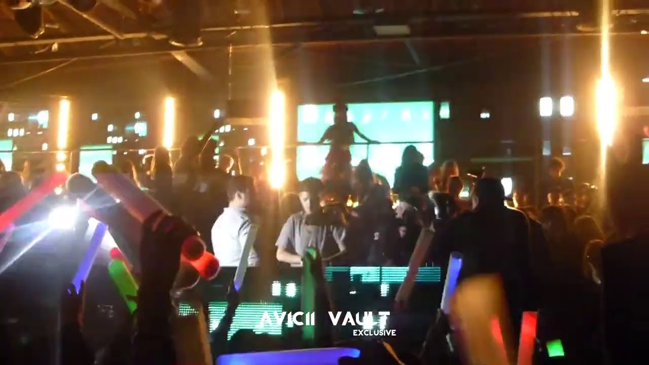 Avicii feat. Audra Mae - Long Road To Hell [Early Version @ Vanguard ...