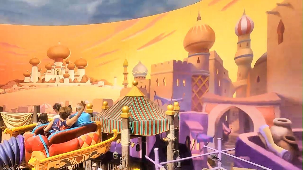 Les Tapis Volants - Flying Carpets Over Agrabah - Disneyland Paris | 4K ...