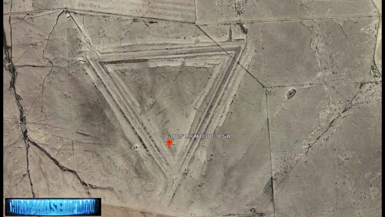 Mysterious MILE WIDE Triangle Found In Arizona! 2017 - YouTube