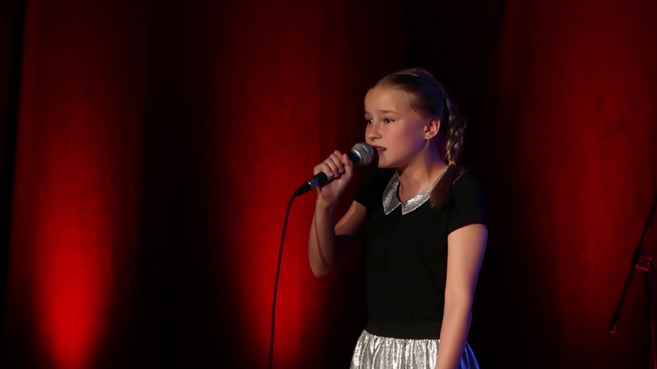 Patrycja Makowska - Niepodległa, niepokorna - YouTube