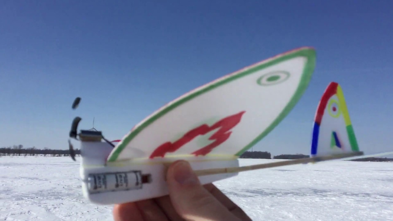 Free flight supercapacitor powered plane near Montreal / great weather ...