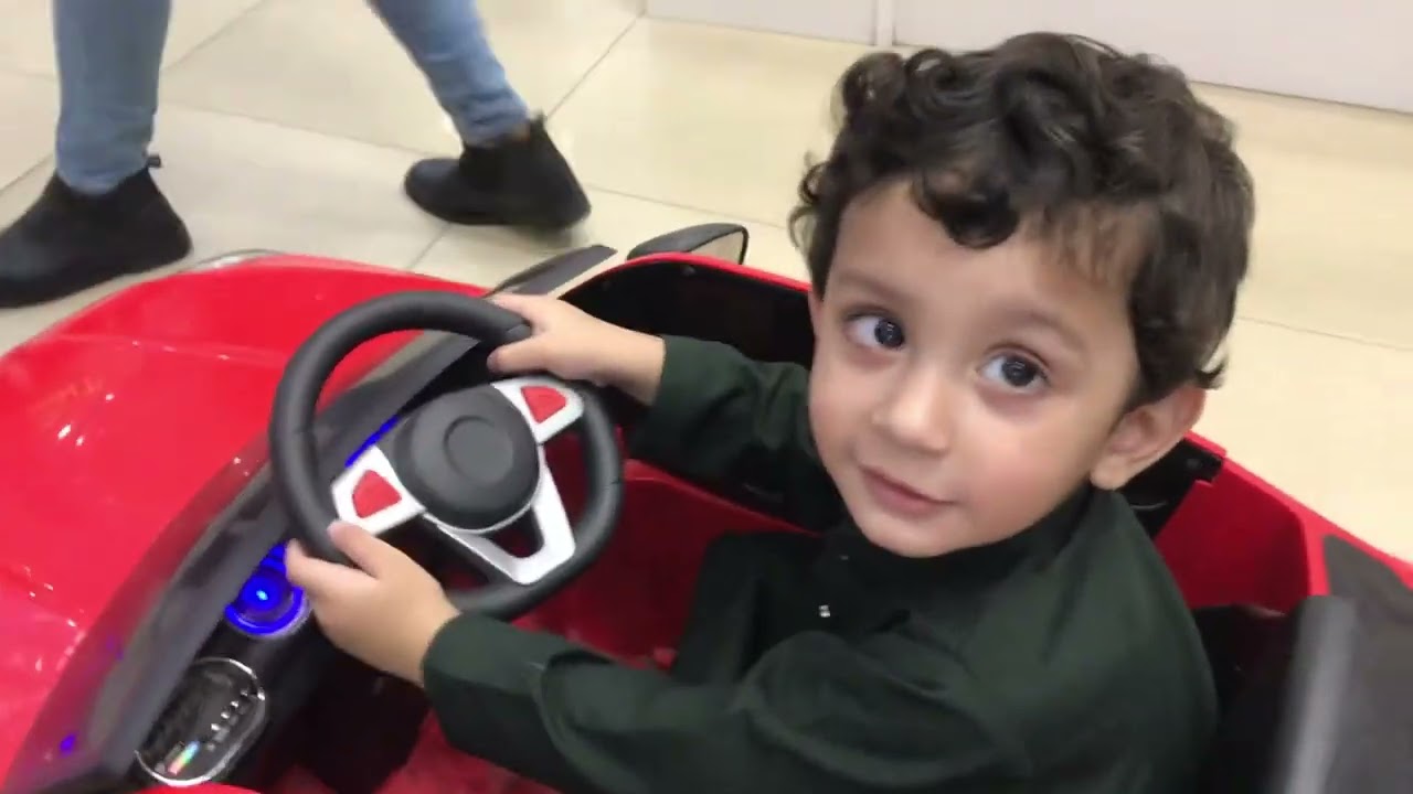 Cute baby car ride - YouTube