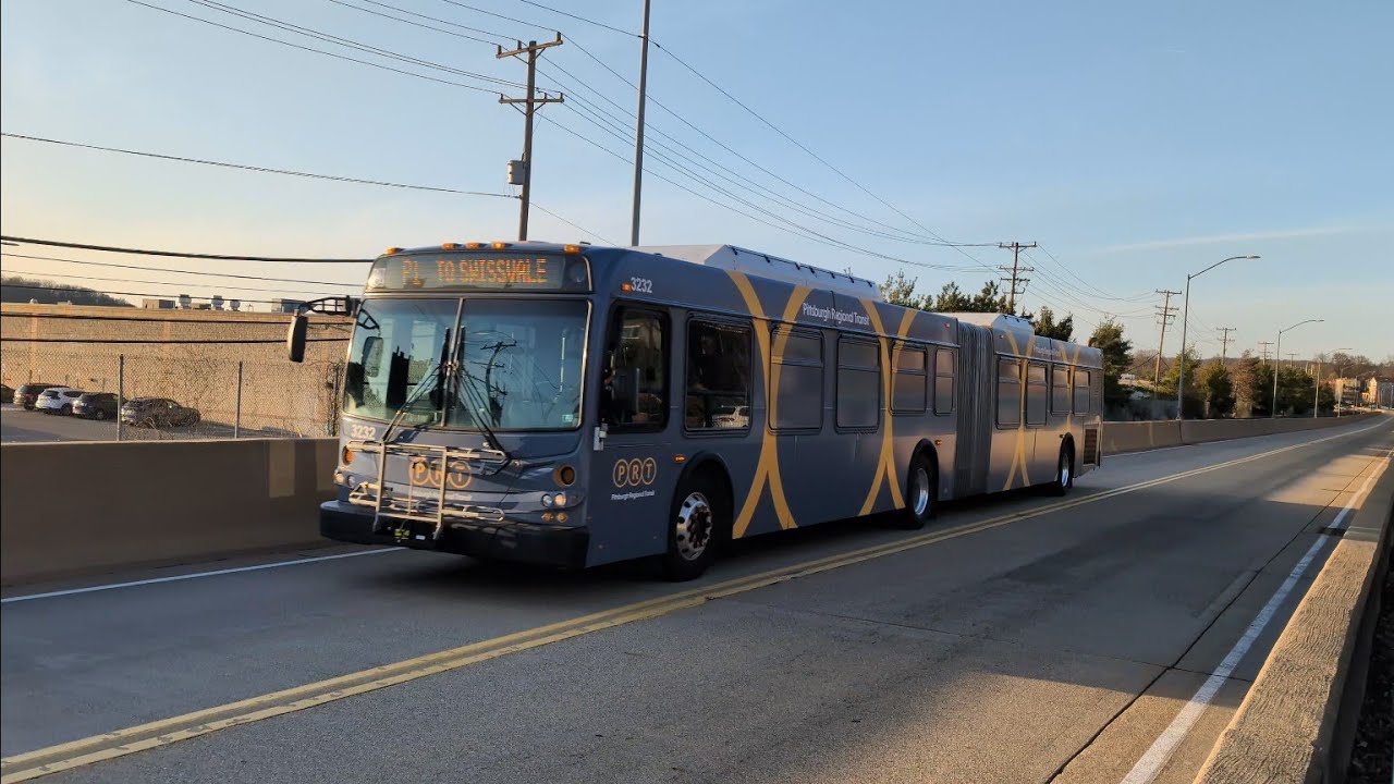 Pittsburgh buses action rolling on the MLK East Busway - Swissvale, PA ...