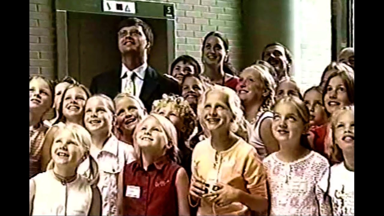 De Bunders op 't Binnenhof, 2003 (lange versie) - YouTube