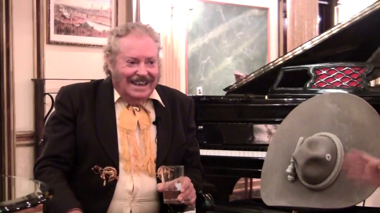 Entrevista con César Ramírez (Primera parte) - YouTube