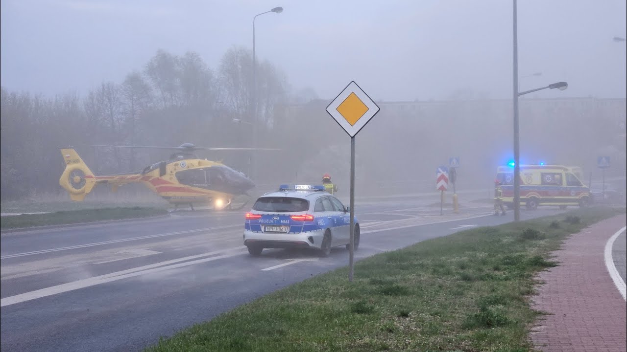 Helikopter LPR lądował na małej obwodnicy - YouTube