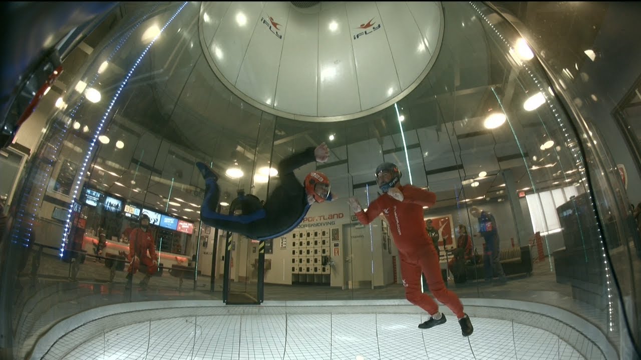 Indoor skydiving: actual real back flying, plus a bit of knee flying ...
