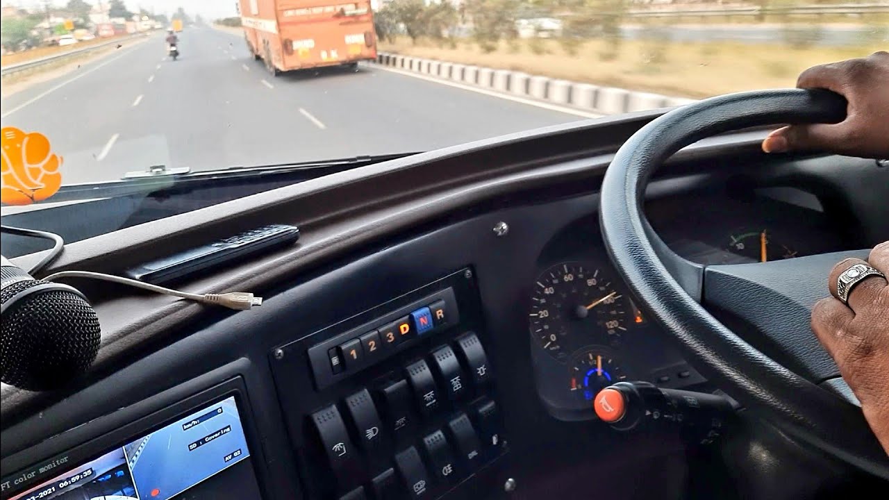 MSS Travels Mercedes Benz 15M Dreamz Coach Top Speed - YouTube