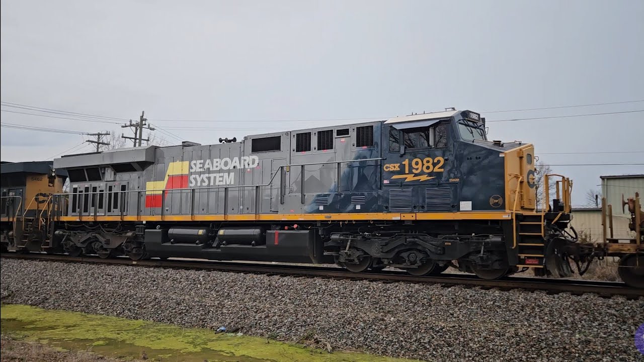 CSX L703 headed westbound in Monroe NC with CSXT 1982 trailing 3/8/24🇺🇲 ...