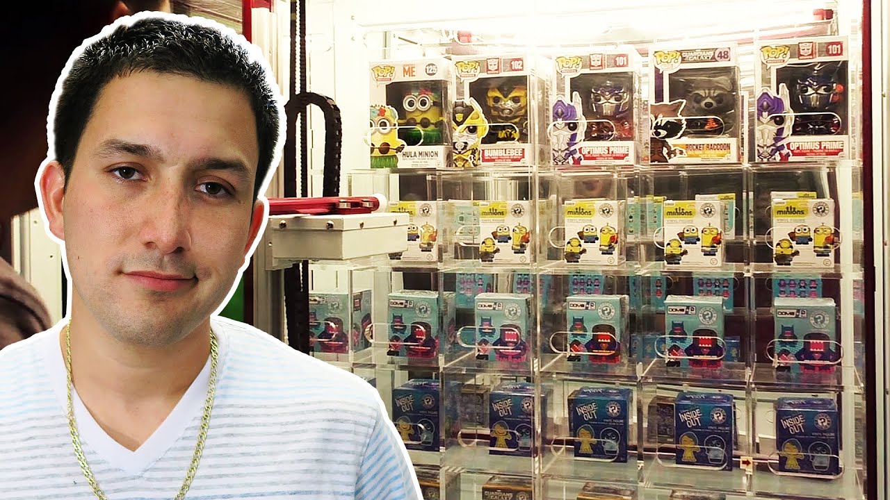 Trying our luck at Winners' Cube - Arcade Prize Game - YouTube