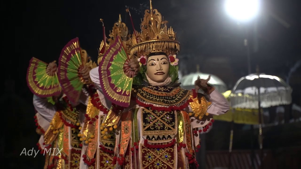 Tari Telek Mesolah Di Pura Puseh Desa Adat Sayan - Mengwi - YouTube