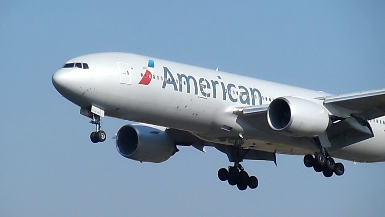 American Airlines Boeing 777-223(ER) (N787AL) | landing in Santiago SCL ...