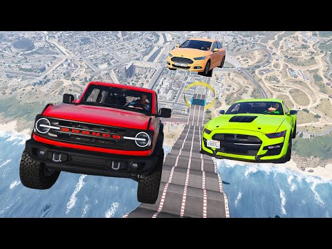 Ford Ailesi Arabalar Kasisli İniş Parkurunda - GTA 5 MODS