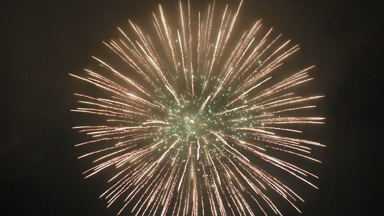 BIG Private Firework show by Marc Shells up to 12'' & 3KG Saluts - YouTube