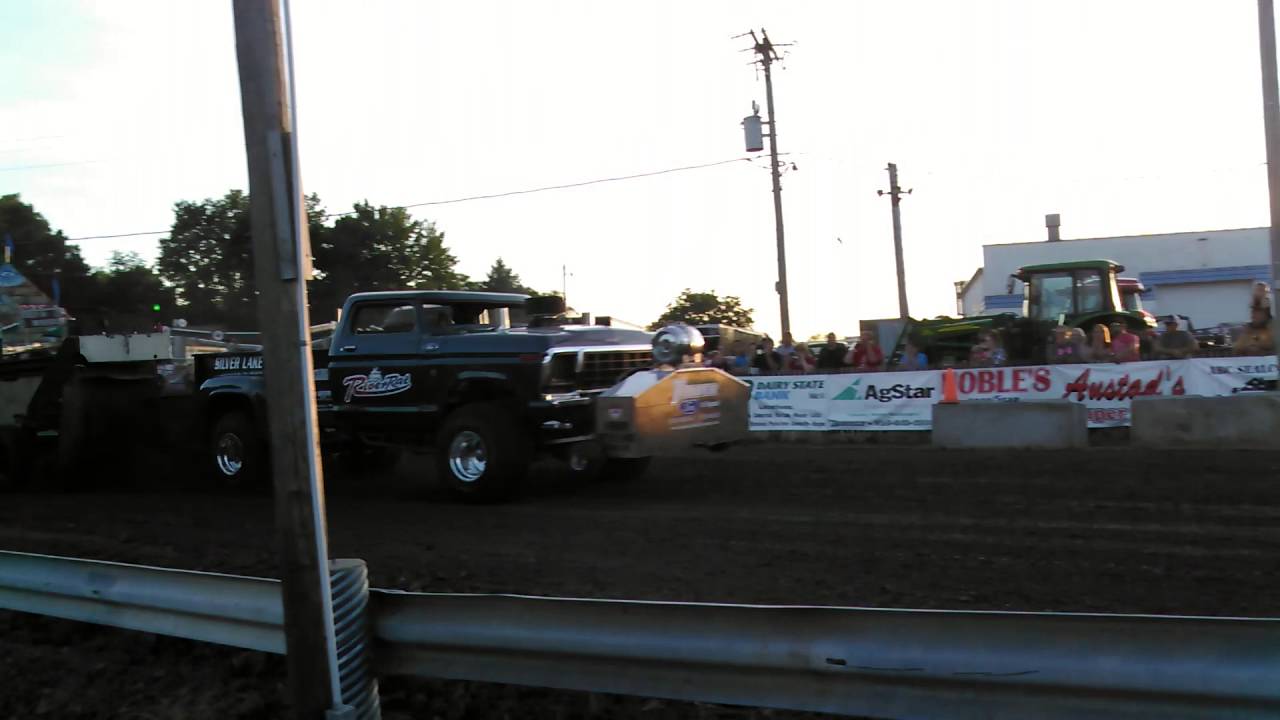 Bad Ass Ford Pulling Truck Youtube