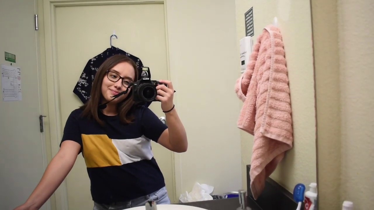 DORM TOUR | AWKWARD FIRST VIDEO - YouTube