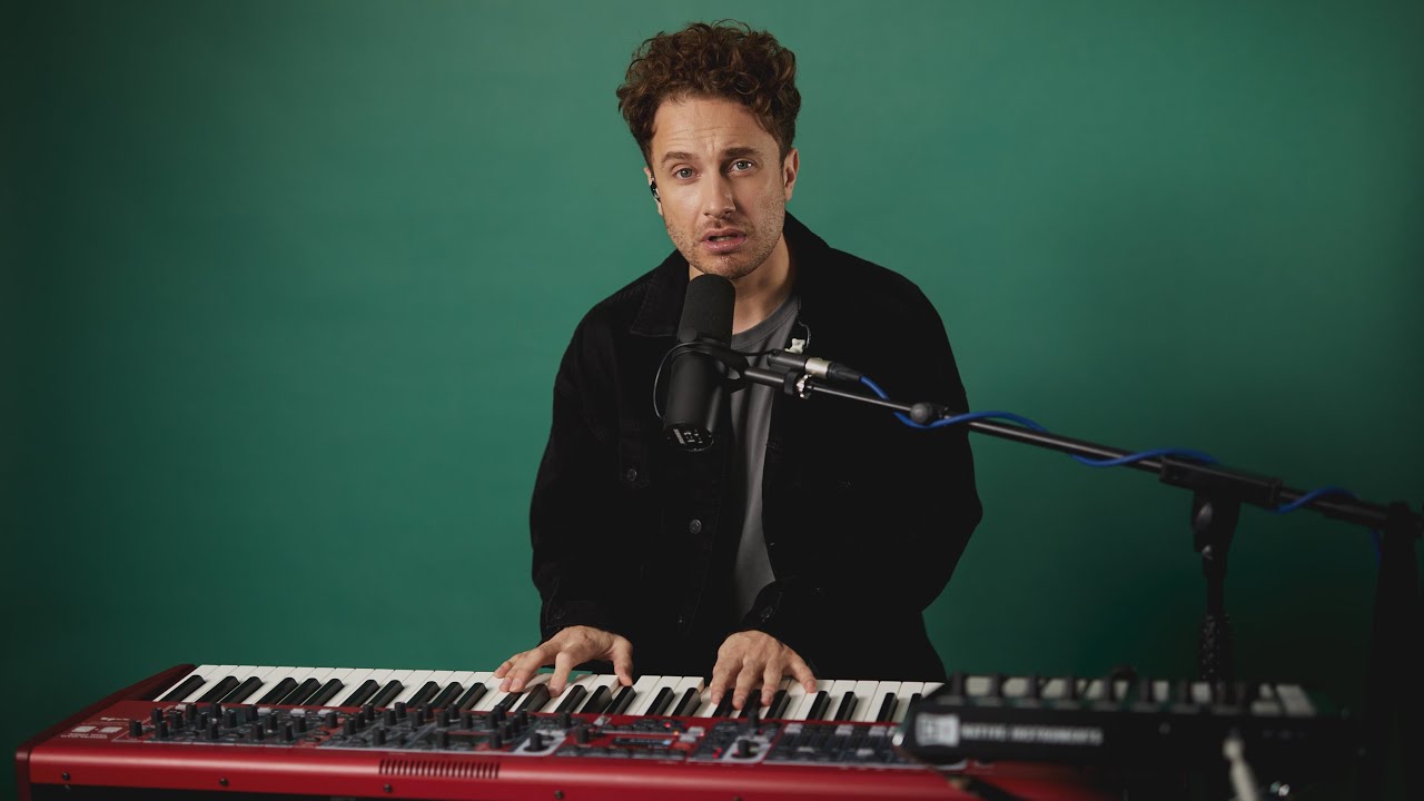 Ross Harris - I'll Be Home For Christmas (LIVE) - YouTube