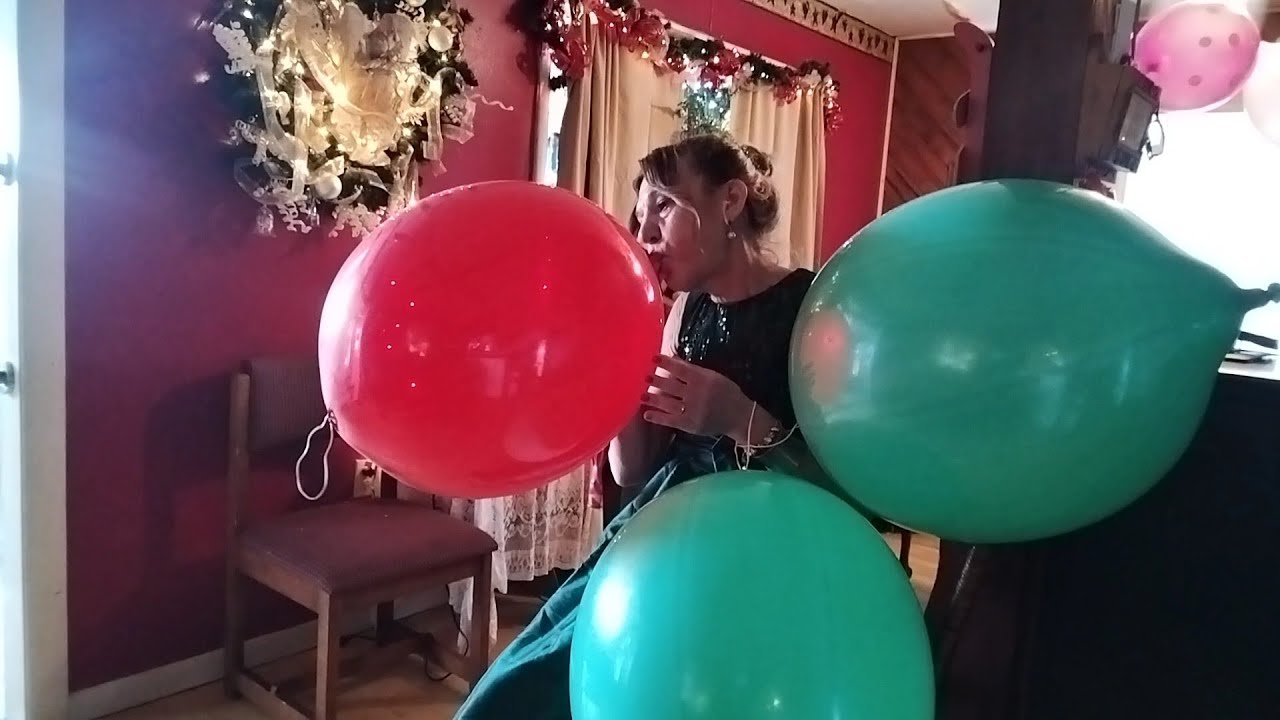 Four Punch Ball Balloons For The 4th day of Christmas - YouTube