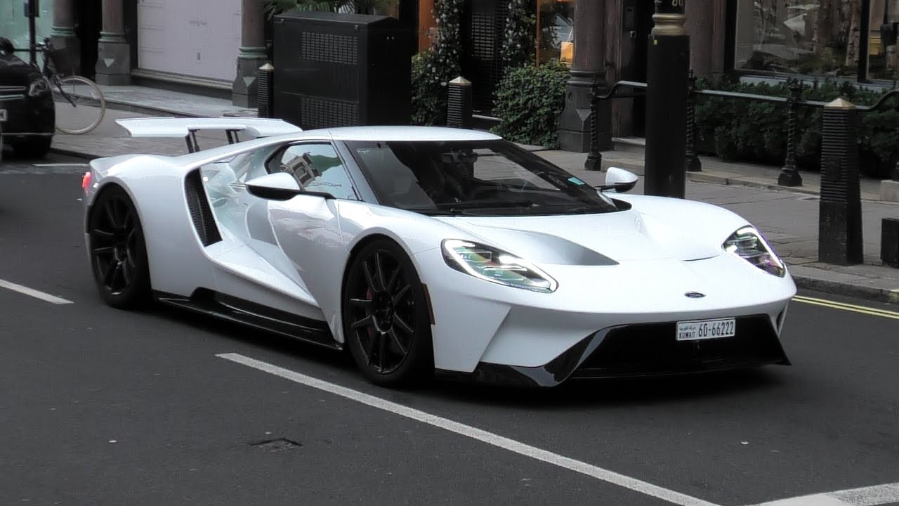 White Ford GT '17 driving in London - YouTube
