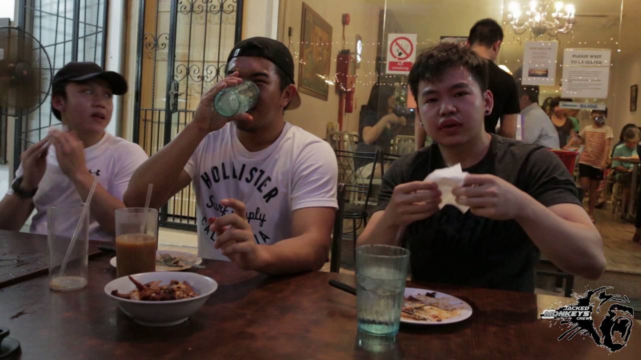 SPICY BUFFALO WINGS CHALLENGE!! | Jacked Monkeys Crew - YouTube