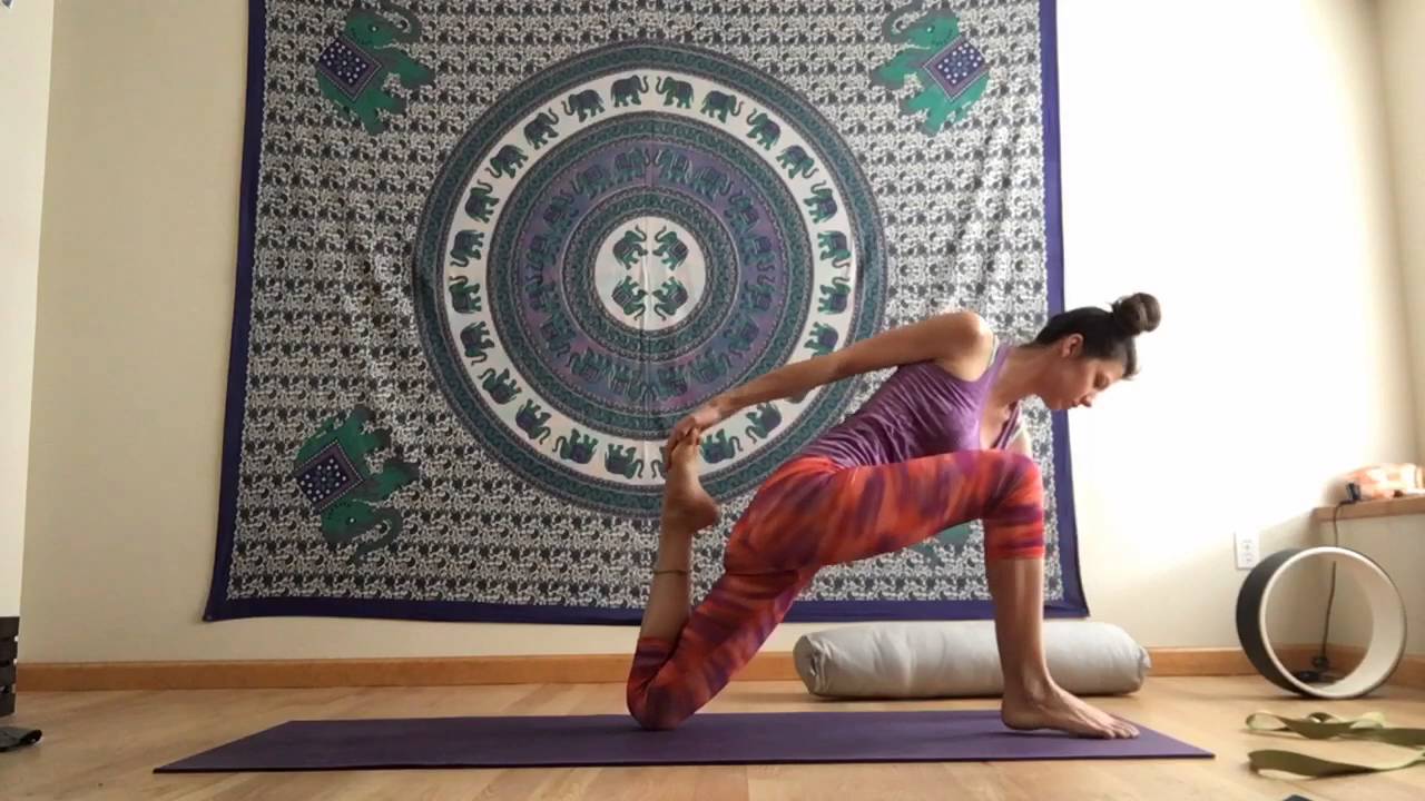 10 minute morning yoga flow time lapse - YouTube