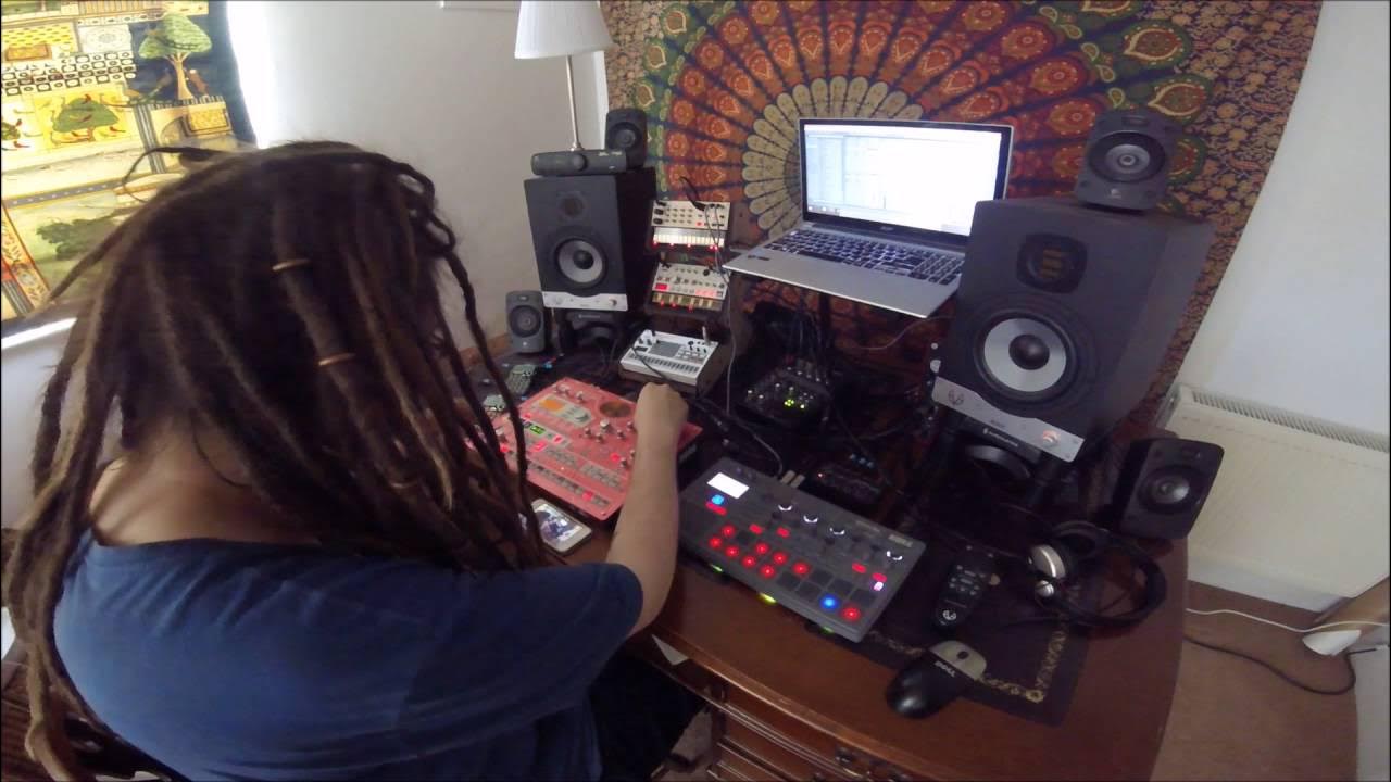 Schtang - Waldeinsamkeit (Live DAWless Hardware Jam) [Ft. Korg ESX, E2 ...