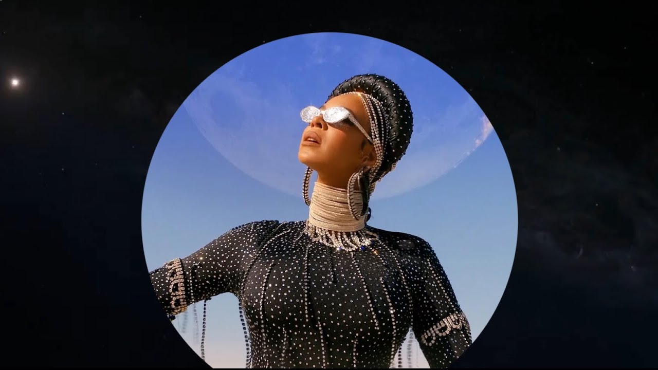 Beyoncé | “FIND YOUR WAY BACK” INTERLUDE | Renaissance World Tour - YouTube